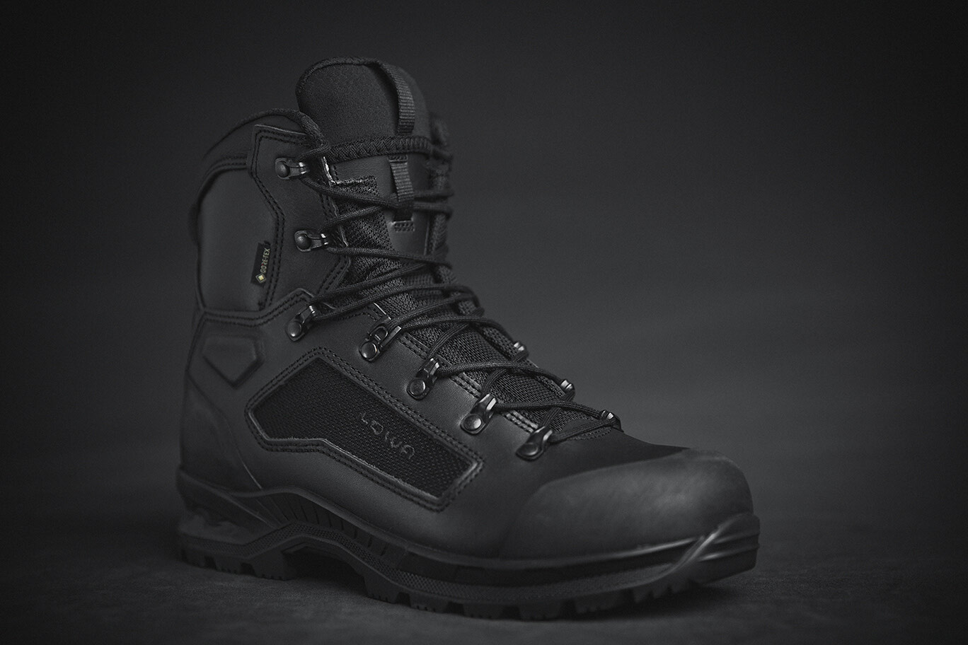 LOWA Breacher GTX MID Black – Waterproof Tactical Boots | LOF Defence